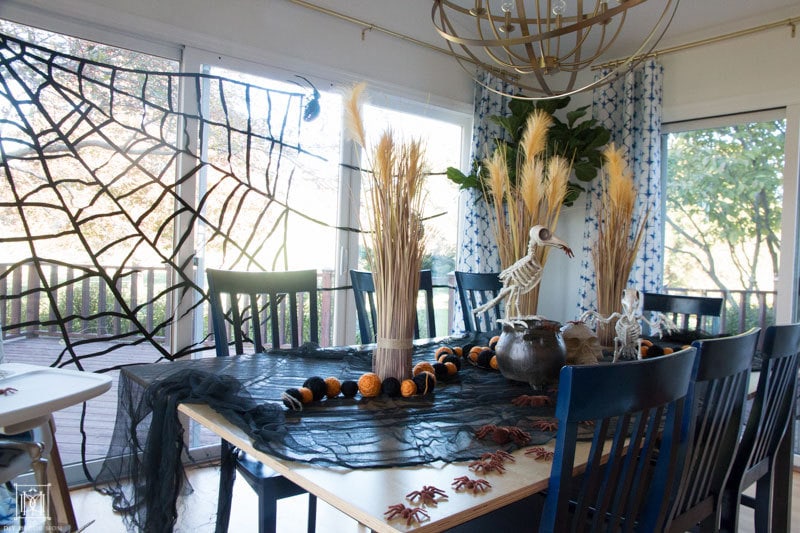 Halloween Table Decor: Scary Halloween Tablescape Ideas - DIY Decor Mom